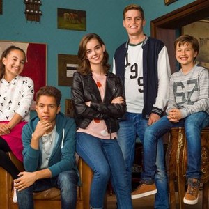 Hunter Street - Rotten Tomatoes