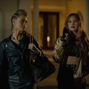 Night Teeth - Rotten Tomatoes