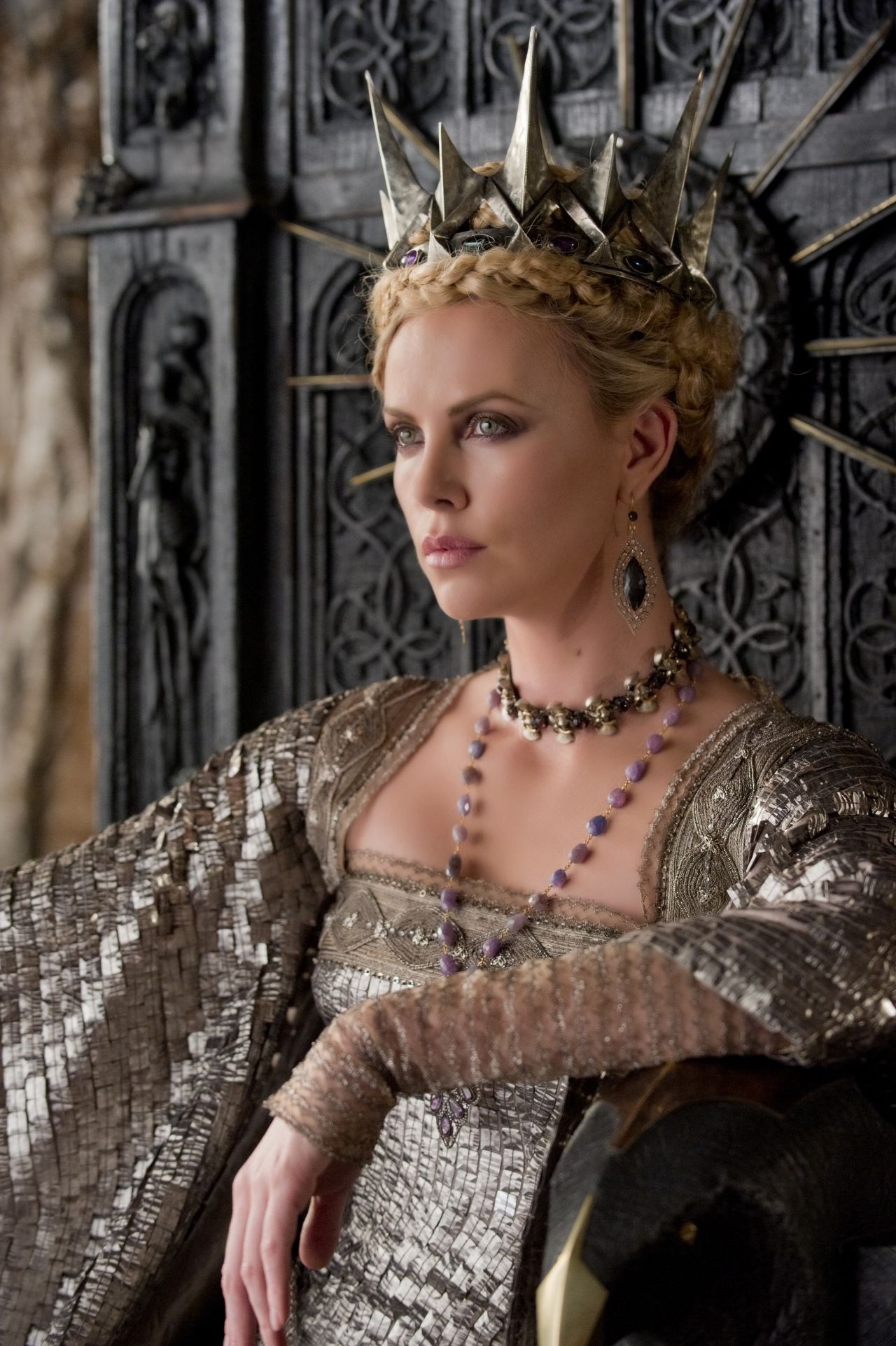 Snow White and the Huntsman: Official Clip - The Village Burns ...