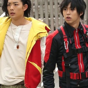 Zyuden Sentai Kyoryuger vs. Go-Busters: Dinosaur Great Battle! Farewell ...
