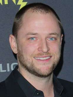 Todd Biermann GhostsCBS 👻 Season 4, Episode 18 'Smooching And