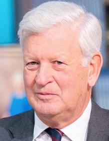 Simon Mayall | Rotten Tomatoes