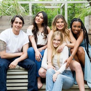 Growing Up Supermodel - Rotten Tomatoes