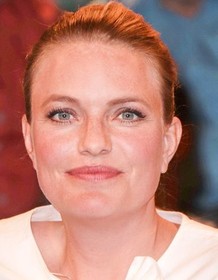 Sarah Tacke - Rotten Tomatoes