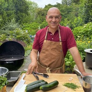 Symon's Dinners Cooking Out: Season 1, Episode 11 - Rotten Tomatoes