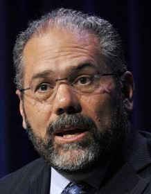 Ray Suarez - Rotten Tomatoes