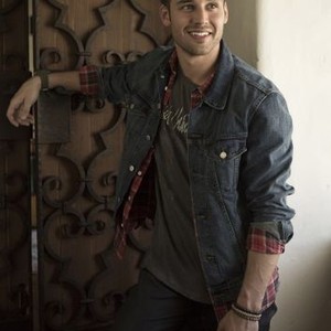 Ryan Guzman Pretty Little Liars Cowboy