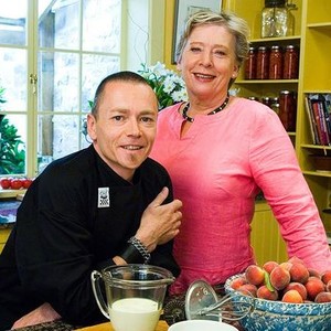 The Cook and the Chef: Season 1, Episode 17 - Rotten Tomatoes