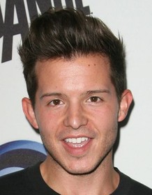 Simon Curtis | Rotten Tomatoes