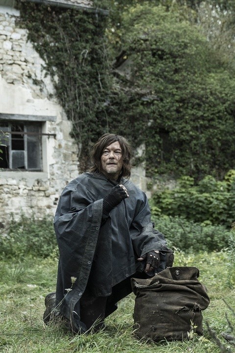 Daryl Dixon Season 1 Outfit