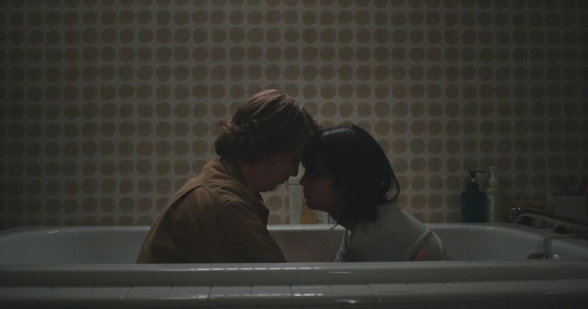 Parachute | MovieTickets