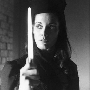 Martine Beswick 2022
