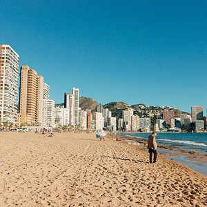 It Snows in Benidorm - Rotten Tomatoes