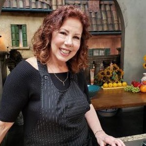 Christina Cooks: Back to the Cutting Board - Rotten Tomatoes