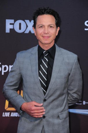 Benjamin Bratt Tv Shows 60 Photos - Moonagedaydream.film