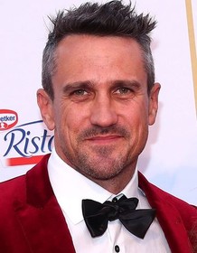 Lee Carseldine | Rotten Tomatoes