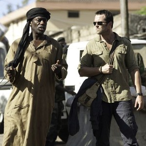 Sullivan Stapleton Ray Ban