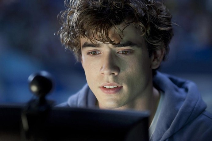 Jamie Blackley Se Resto Irrational Man (12A) | Close Up Film Review