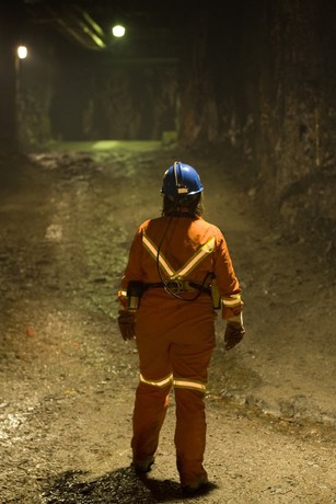 Yakka: Australia At Work | Rotten Tomatoes