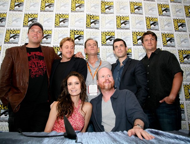 Sean Maher Nathan Fillion Bacio