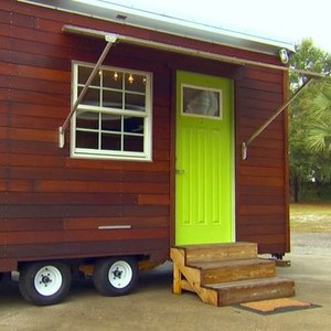 Tiny House Hunters: Season 2, Episode 1 - Rotten Tomatoes