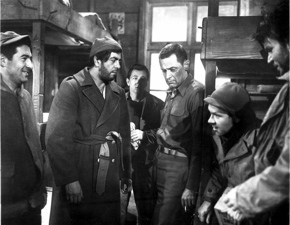 Robert Strauss Actor