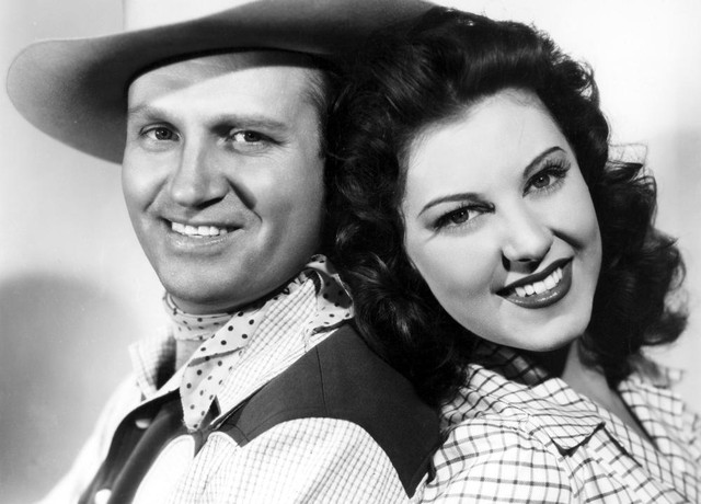 Stephanie Lock's Instagram, Twitter & Facebook on IDCrawl