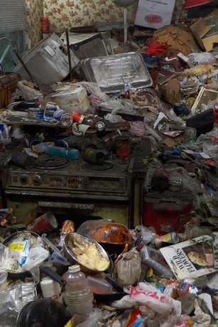 Zooey Hoarders Buried Alive