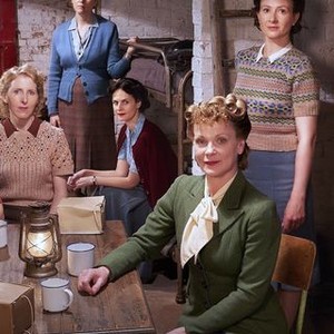 Home Fires - Rotten Tomatoes