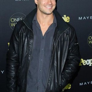 Rob Mayes And Girlfriend