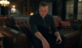 Resident Alien - Trailers & Videos | Rotten Tomatoes