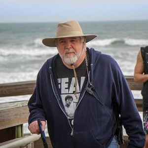 Between Waves (2018) - Rotten Tomatoes