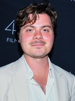 Atticus Mitchell Buikspieren