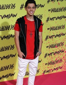 Alex Hoyer | Rotten Tomatoes