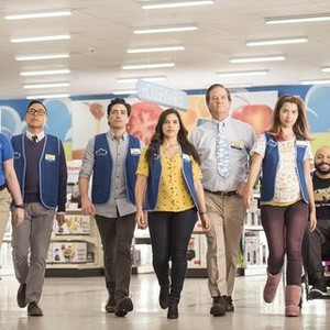 Superstore - Season 1 Episode 1 - Rotten Tomatoes