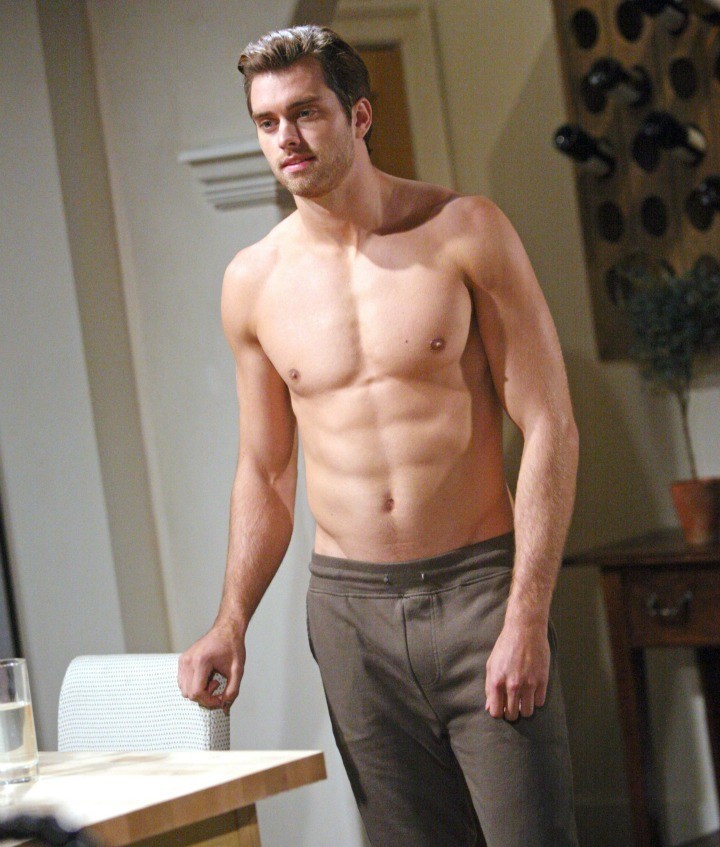 Pierson Fode Shirtless