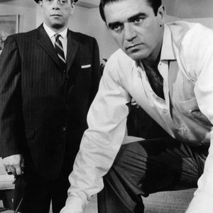 Robert Strauss Actor