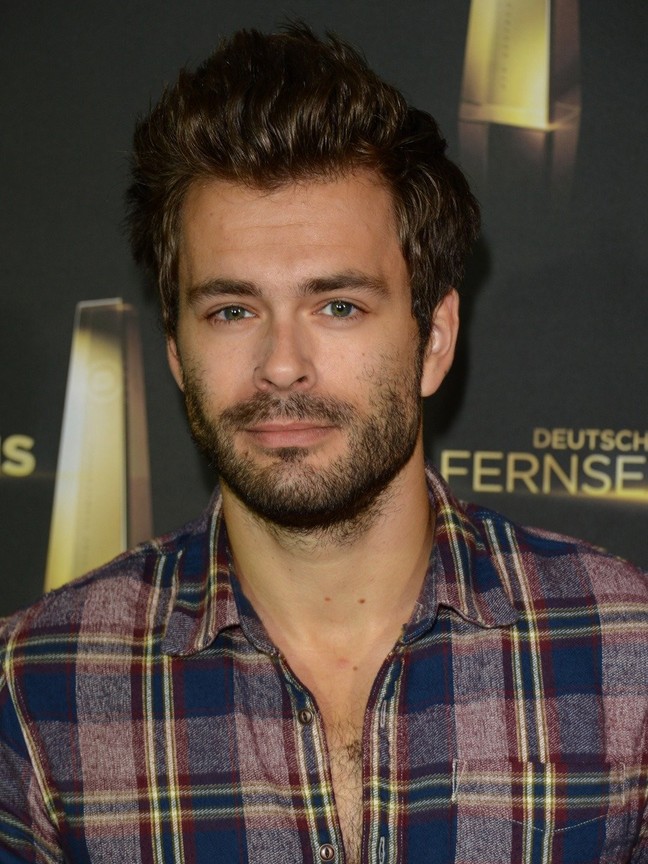 Classify German journalist Tilo Jung