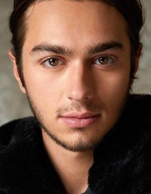 Ethan Harris-Riggs | Rotten Tomatoes