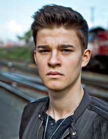 Patrick Mölleken | Rotten Tomatoes