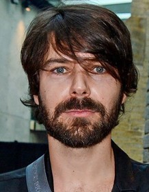 Simon Neil - Rotten Tomatoes