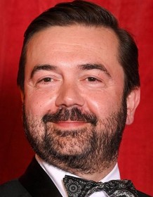 Simon Lowe - Rotten Tomatoes