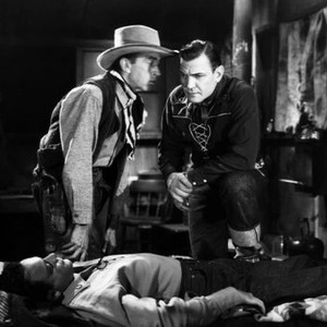 Tom Chatterton - Rotten Tomatoes