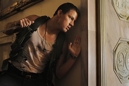 Emily Cale White Huis Naar Beneden