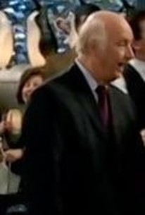 Less Than Perfect: Season 1, Episode 10 | Rotten Tomatoes