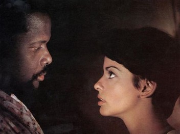 Cicatriz De Persis Khambatta Persis Khambatta Pulls A Star Trek Fan To