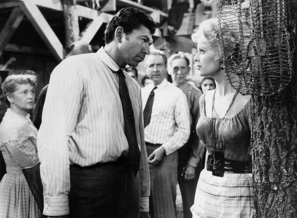 Claude Akins