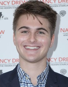 Evan Castelloe | Rotten Tomatoes