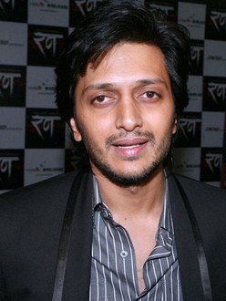 riteish deshmukh qualification
